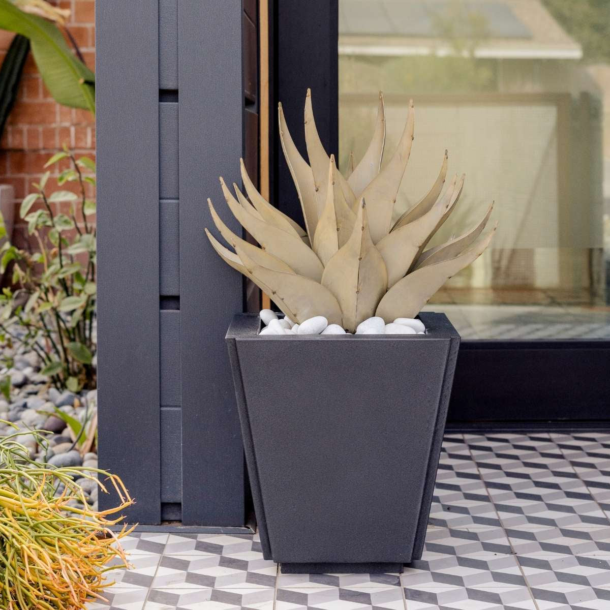 How to Choose the Right Planter for Your Agave – Desert Steel